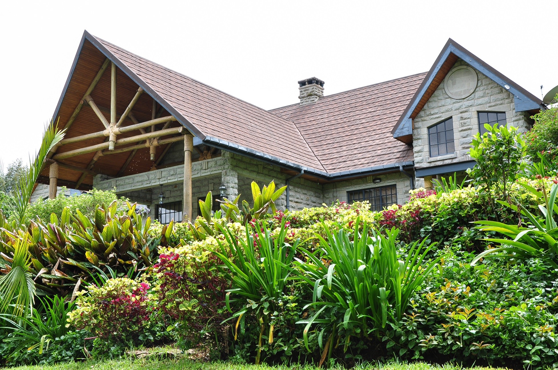 Decra® Shingle – the living roof - Decra Roofing Systems